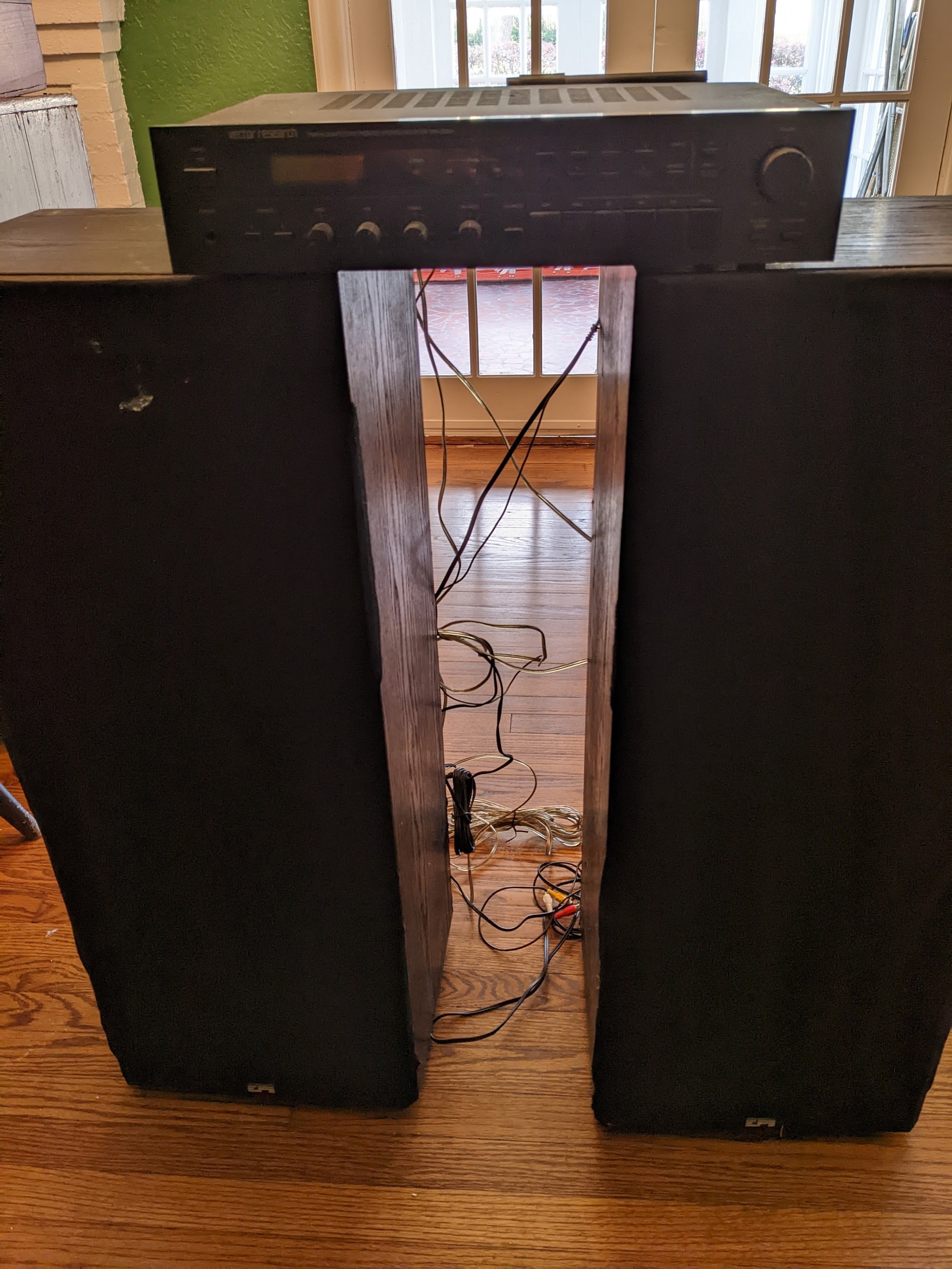 1980s Epicure Products Tower Floor Speakers and Vector Research Stereo ...