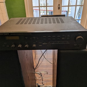 1980s Epicure Products Tower Floor Speaker and Vector Research Stereo ...