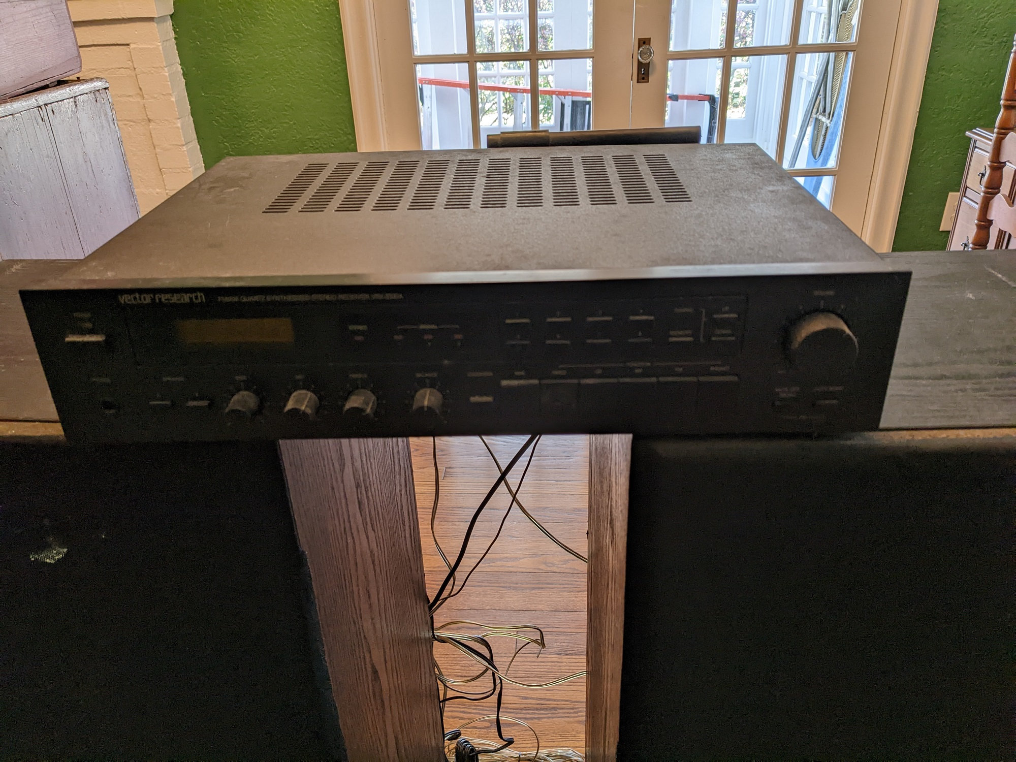 1980s Epicure Products Tower Floor Speakers and Vector Research Stereo ...