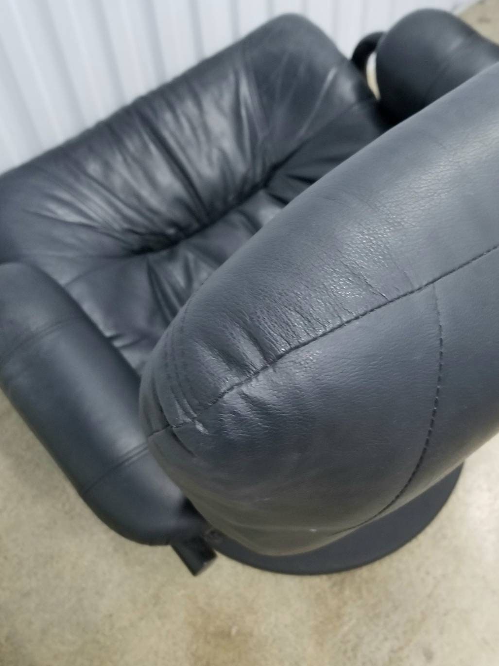 Vintage Black Leather Post Modern Swivel Recliners by Palliser 2 ...
