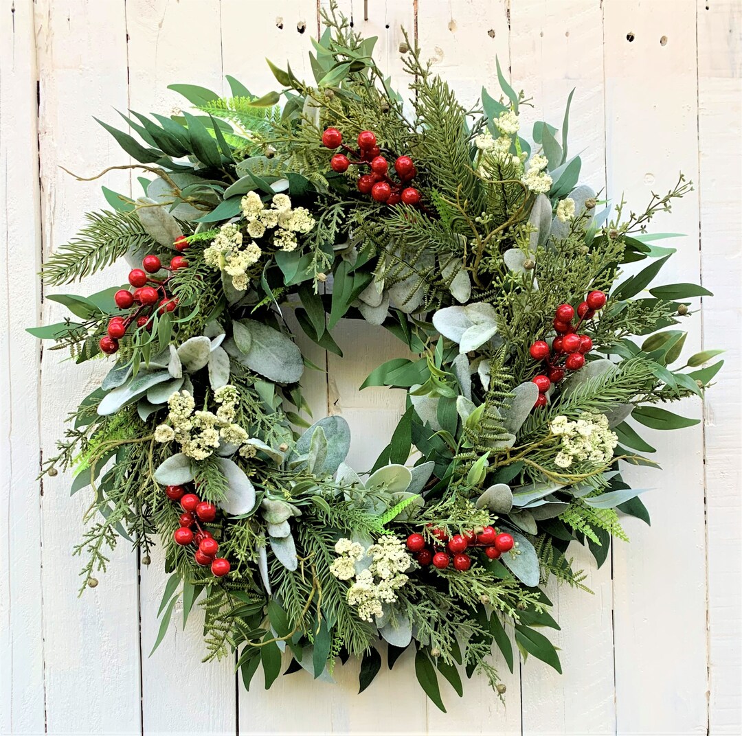 Woodland Christmas Holiday Winter Wreath for Front Door, Red & White ...