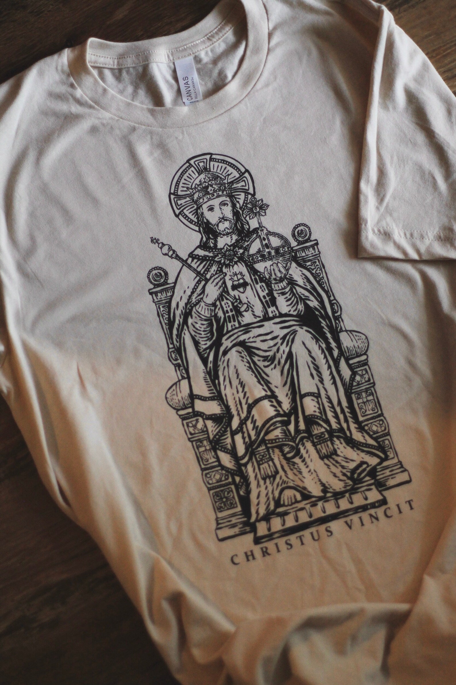 Christ the King // Christus Vincit Graphic Catholic Unisex Tee - Etsy