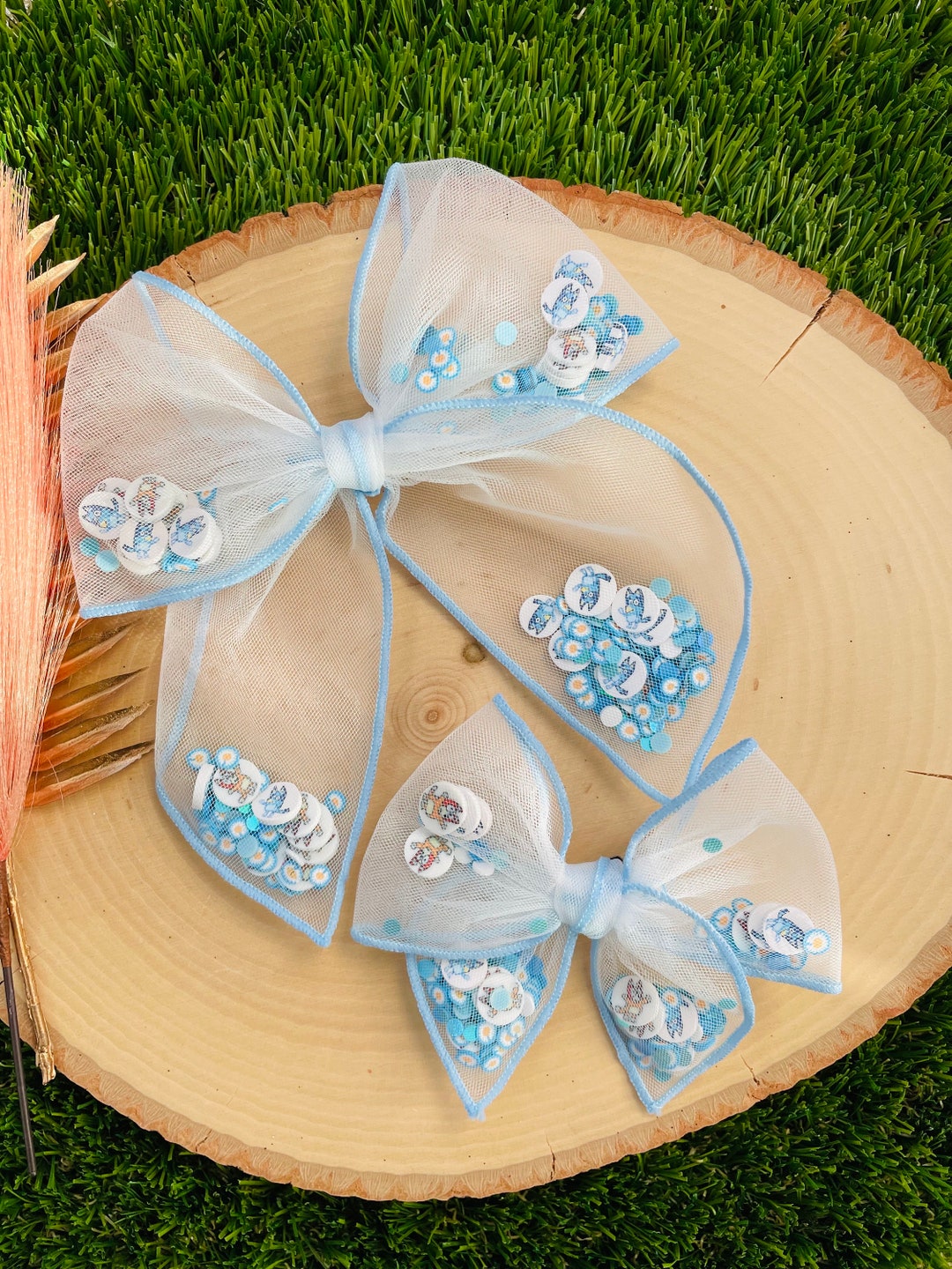 Bluey Bingo Mesh Shaker Bow, Blue Doggie Character Mesh Shaker Bow ...