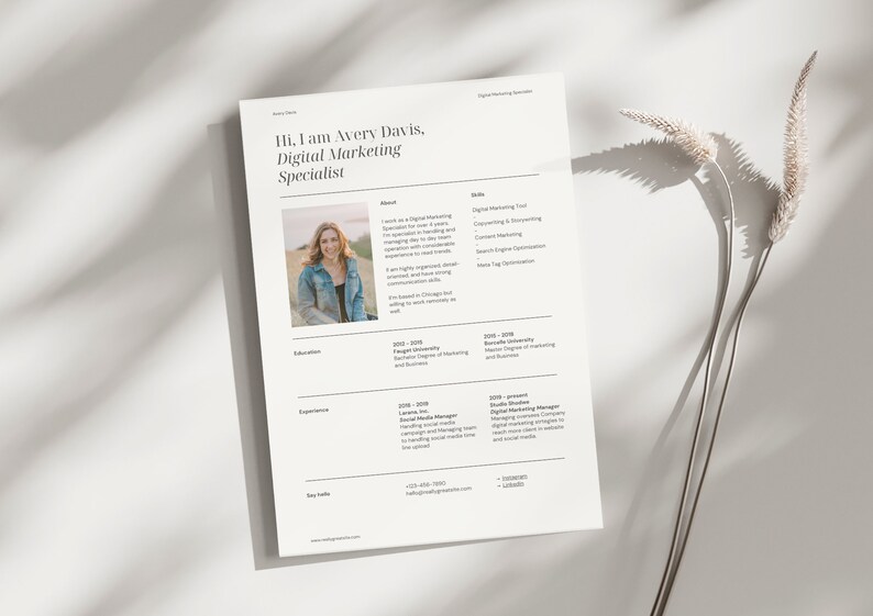 Elegant Minimalist CV Template - Customizable Canva Resume Design ...