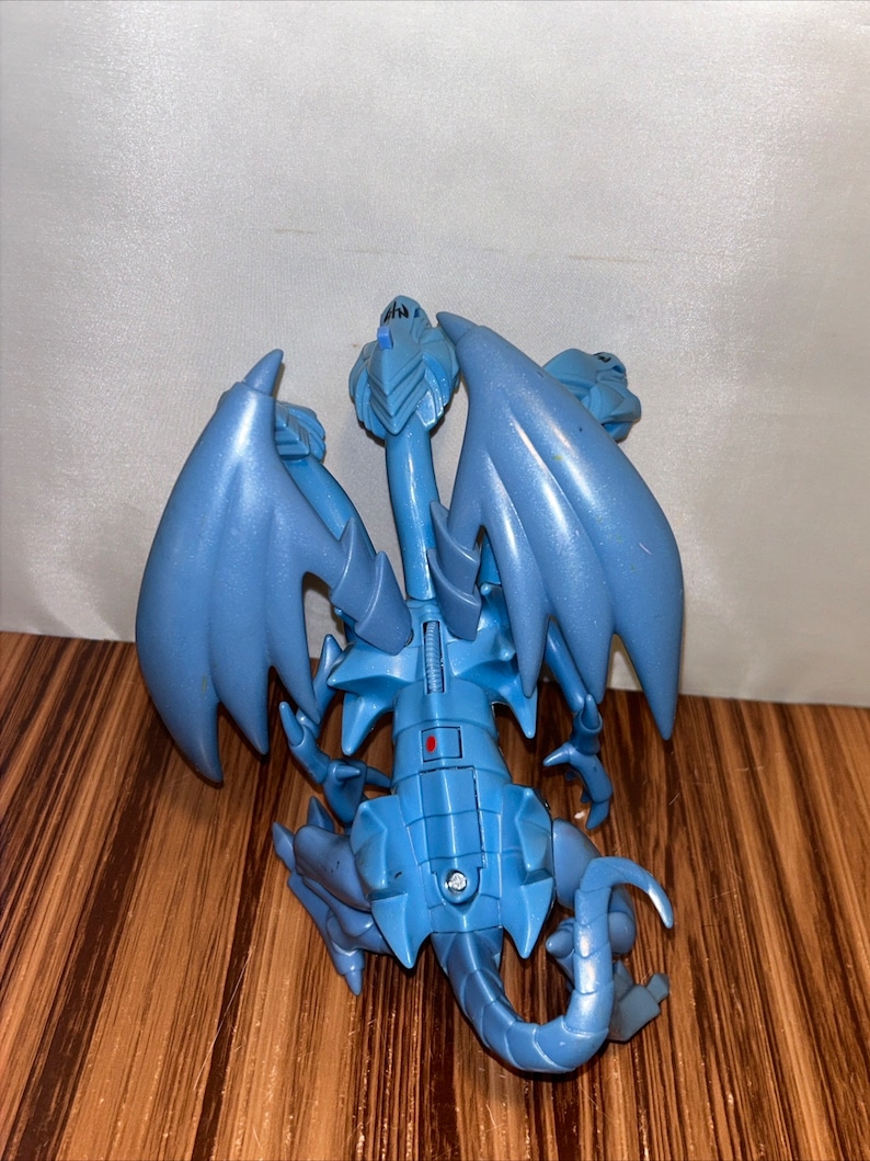 Yu-gi-oh! Blue Eyes Ultimate Dragon Action Figure W/ Sound Kazuki ...