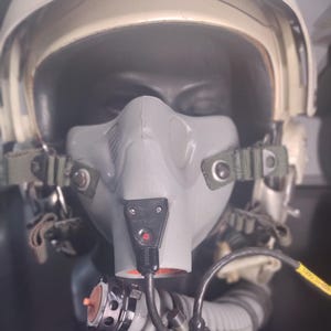 Genuine US Military Pilot Helmet With Oxygen Mask (HGU-26) - Etsy