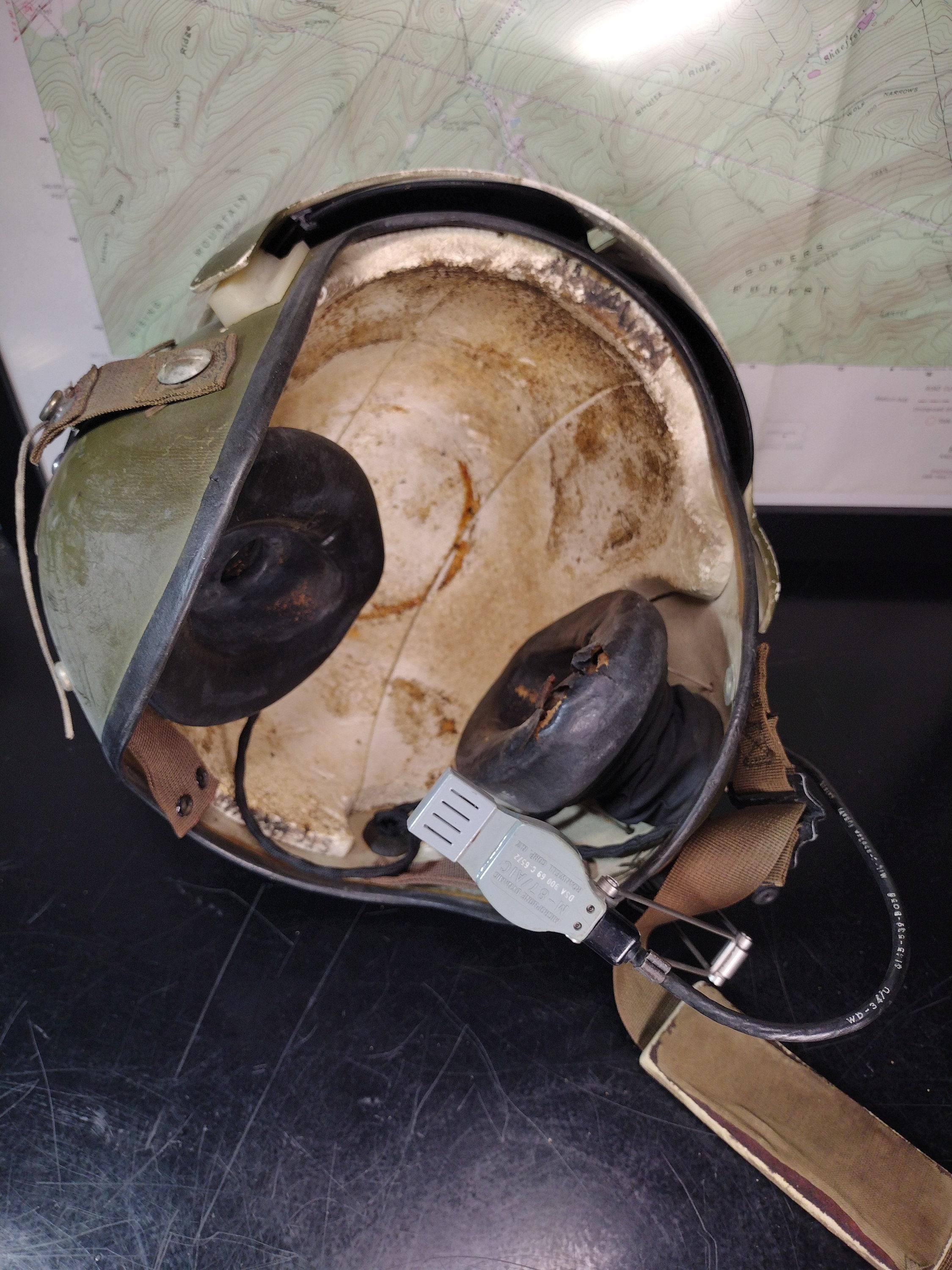 US Air Force Aircraft Pilot Helmet W/ Visor & Microphone! (size ...