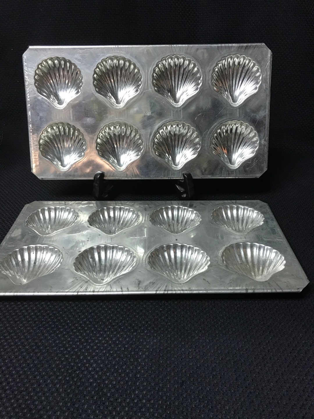 Set of 2 Vtg Shell Madeleine Tins France - Etsy