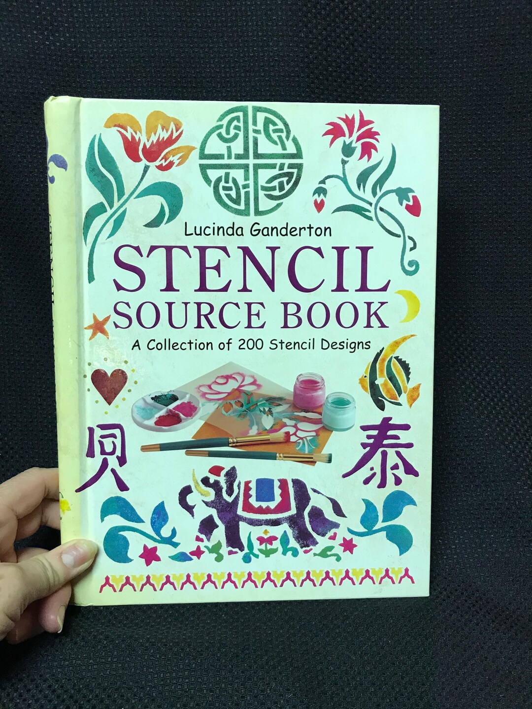 Stencil Source Book: A Collection of 200 Stencil Designs Lucinda ...