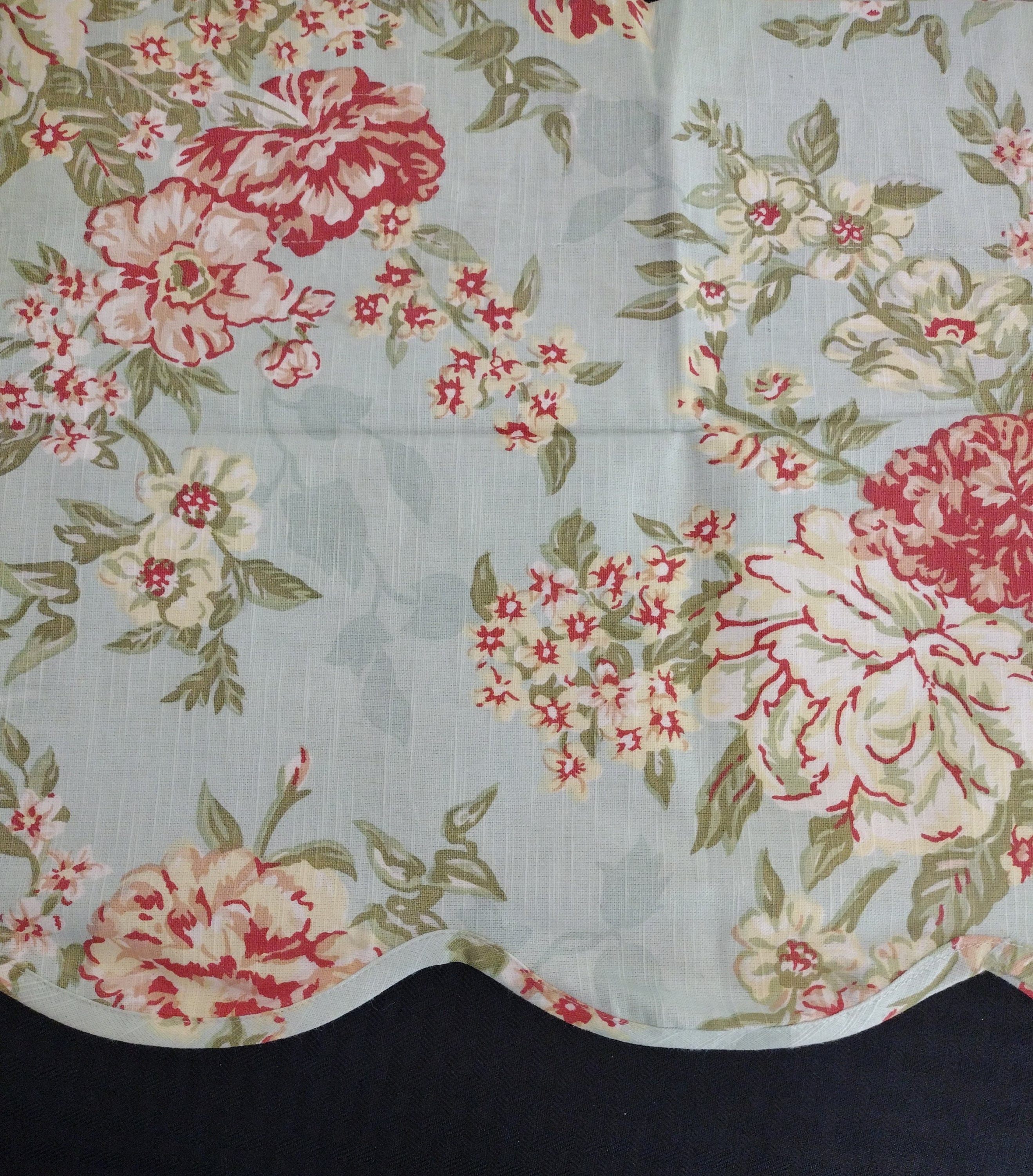 Vintage Park Designs Farmhouse Country Elegant Pattern. Floral ...