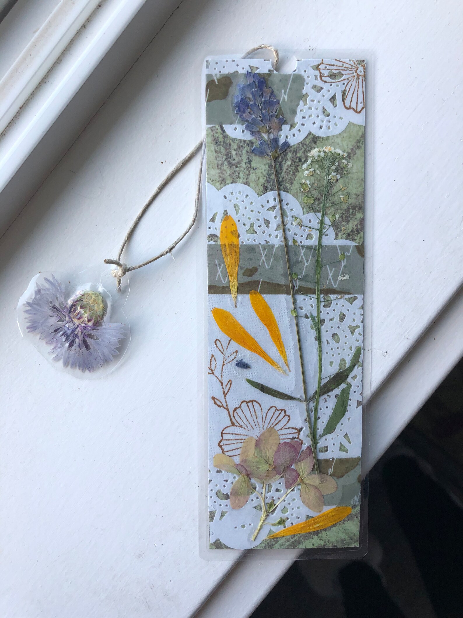 Pressed Flower Laminated Bookmark - Etsy