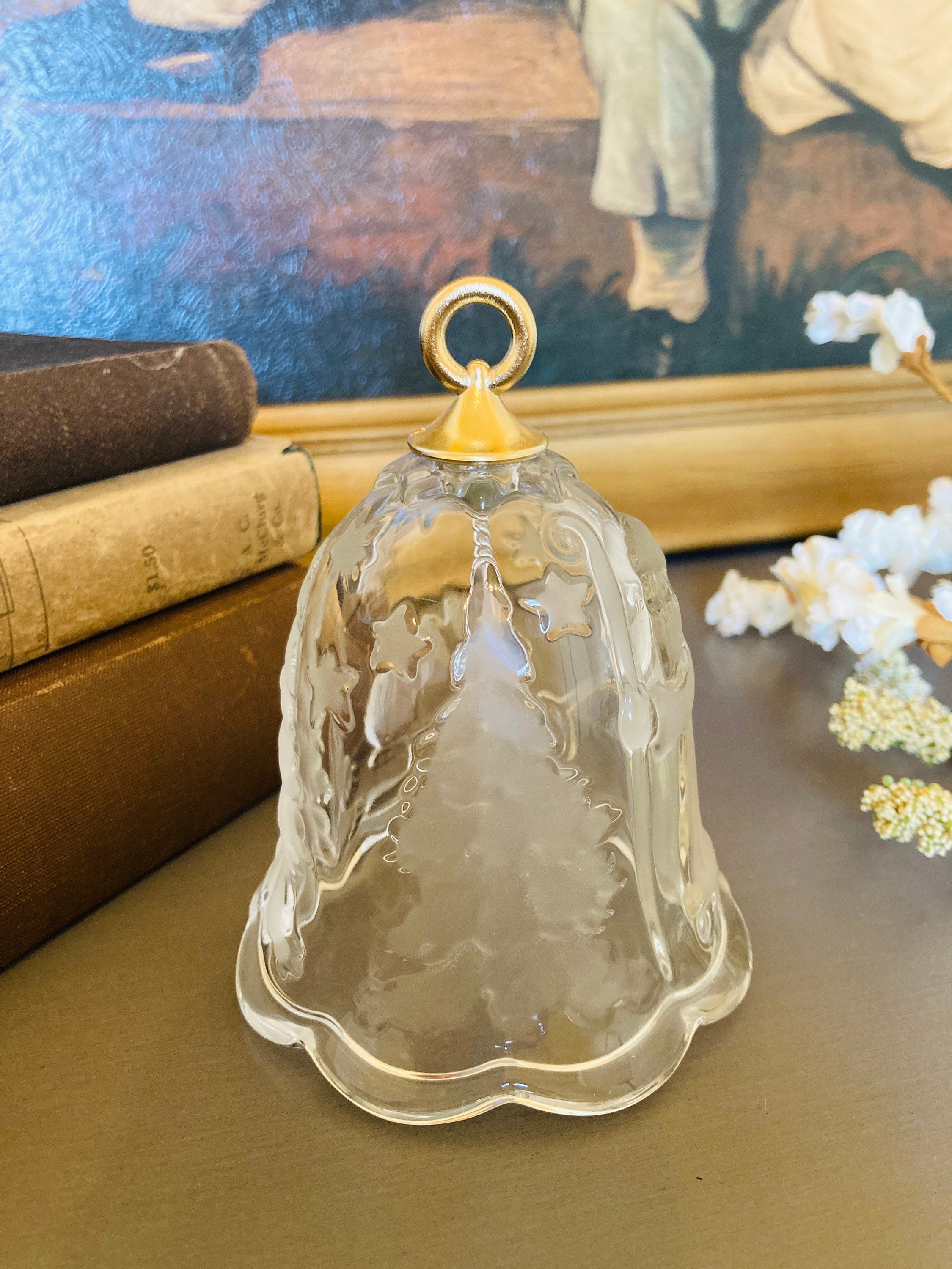 VINTAGE Crystal Clear Bell/ Christmas Crystal Bell/ Embossed Santa Tree ...