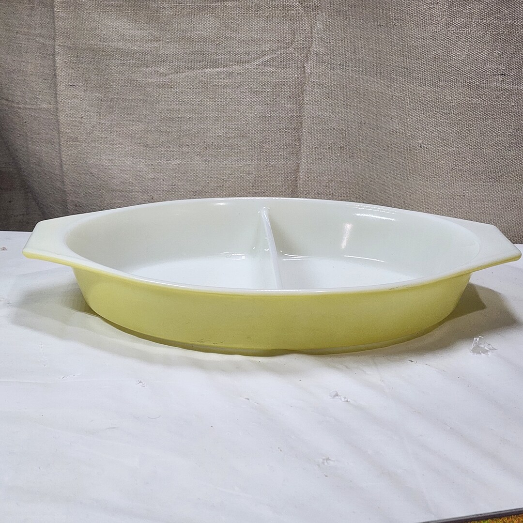 Vintage Yellow & White Pyrex 1 - 1/2 Qt. Divided Oval Dish - Etsy