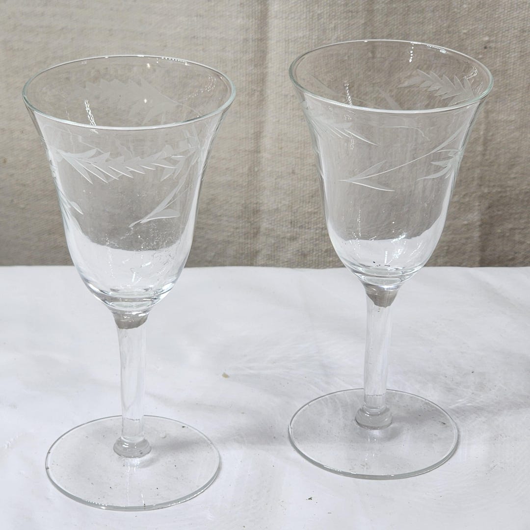 2x Louie Weston Etched Crystal Wine Glasses 5 3/4” Vintage WGL79 - Etsy