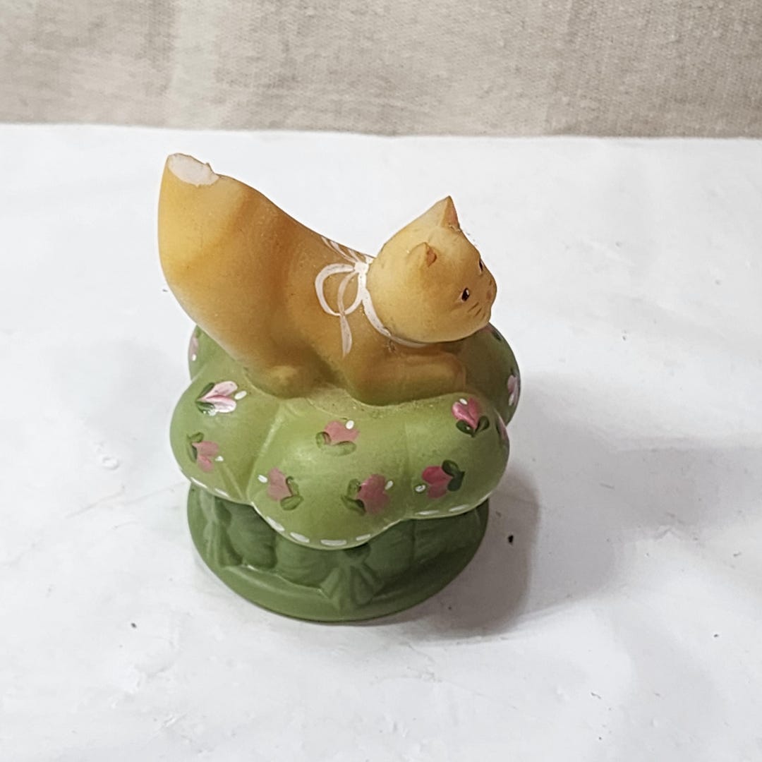 Fenton Glass Trinket Box With a Cat Adorned Lid Hand Painted and Signed ...
