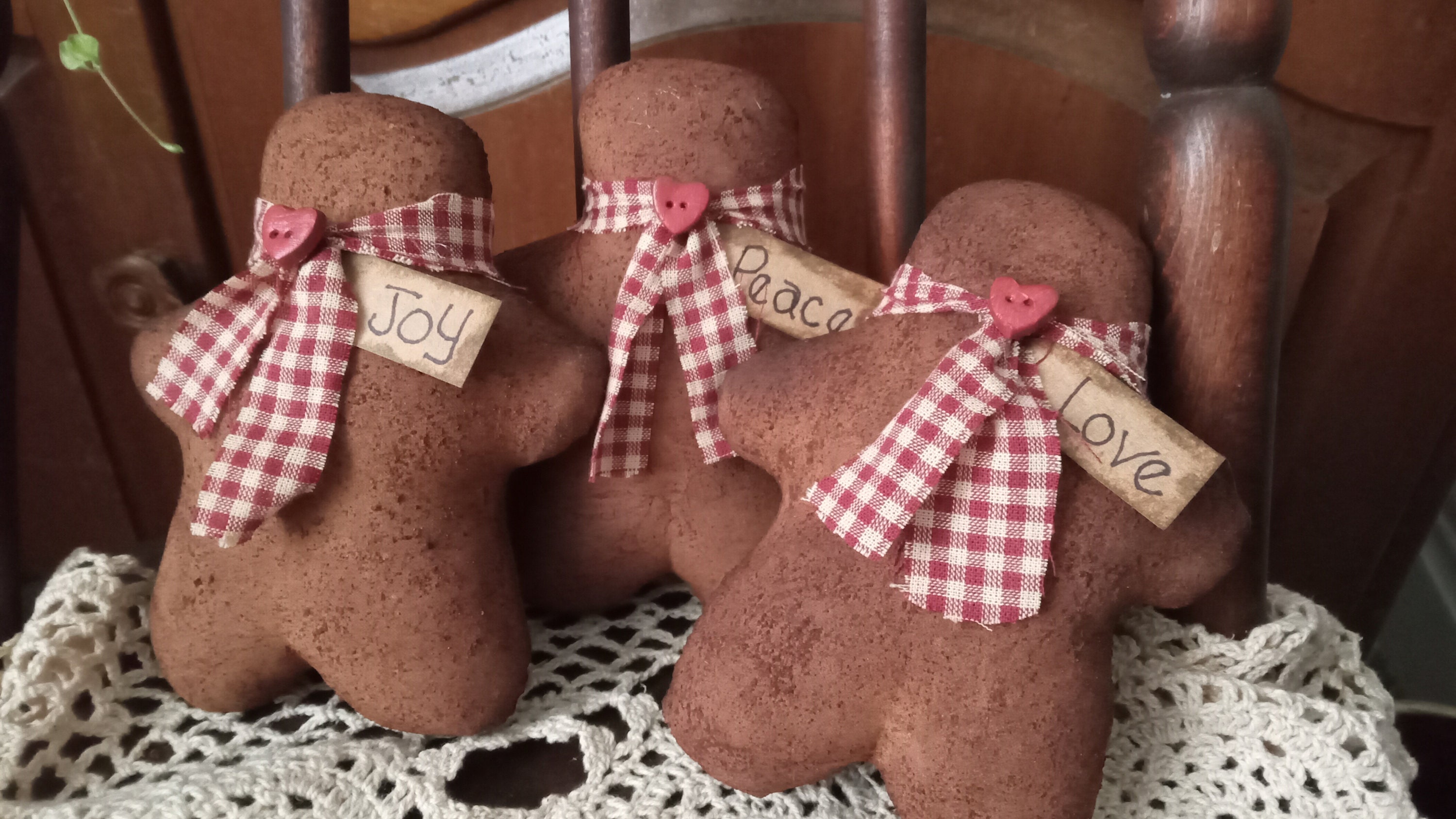 Primitive Gingerbread Men Set of 3 Bowl Fillers Shelf Sitters Heart ...