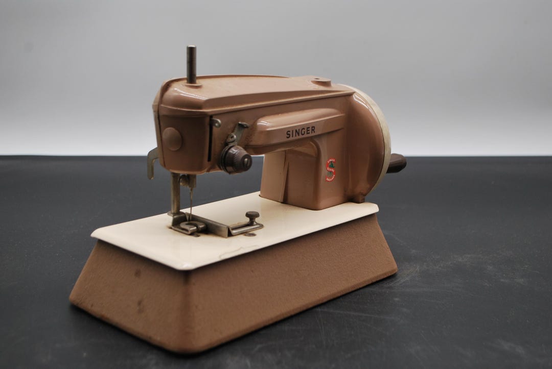 Vintage, Hand-operated Toy Sewing Machine by SINGER, 1960s - Etsy