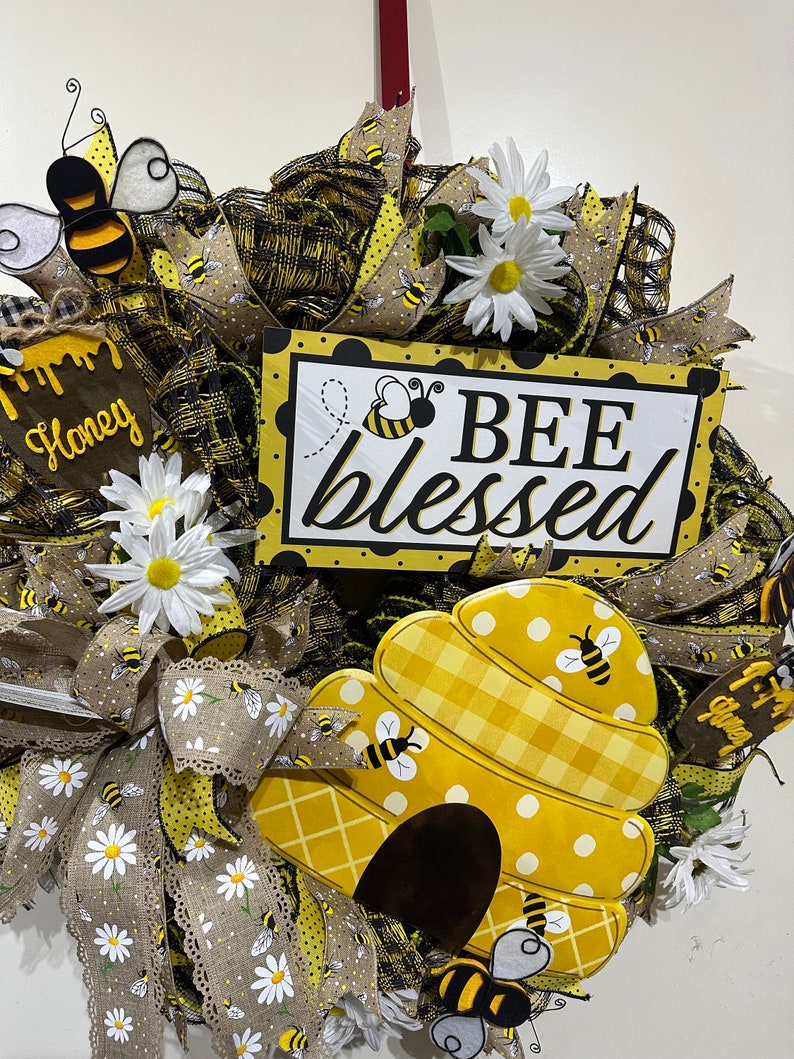 Bee Wreath, Bee Hive, Bee Blessed Sign, Daisies, Bees, Honey Pot, Front ...
