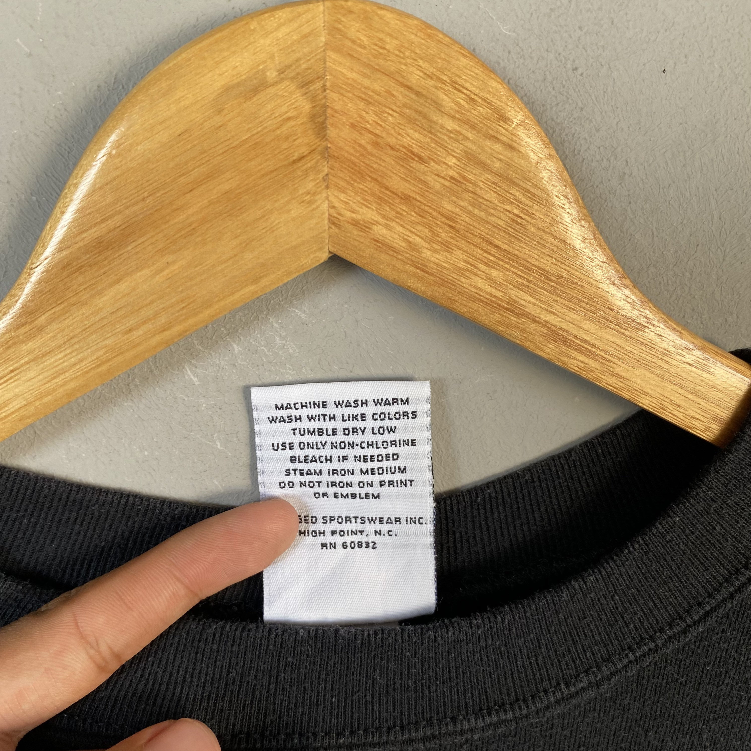 Vintage Rugged Sweats Tag Car Quest Auto Parts Printed Biglogo ...