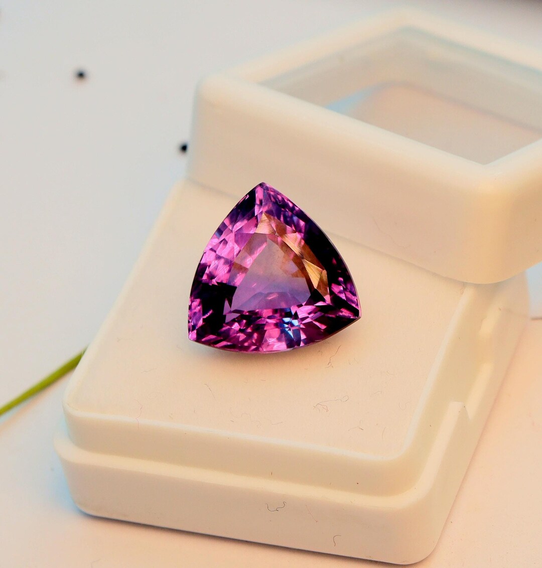 Color Changing Alexandrite Stone: 7-8ct Trillion Cut, Unheated - Etsy