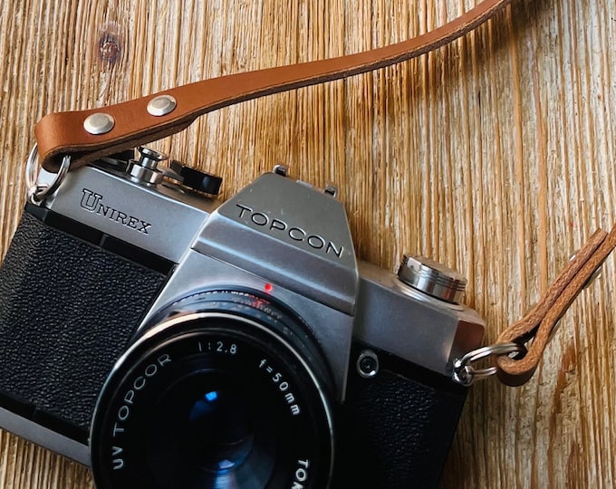 The Leica Strap Schmaler Vintage Kameragurt aus hochwertigem Leder in ...