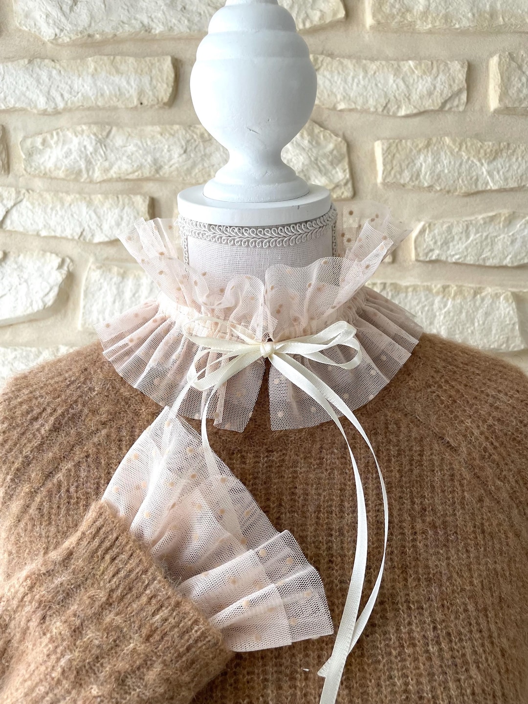 Detachable Victorian Collar and Matching Cuffs in Beige Tulle With ...