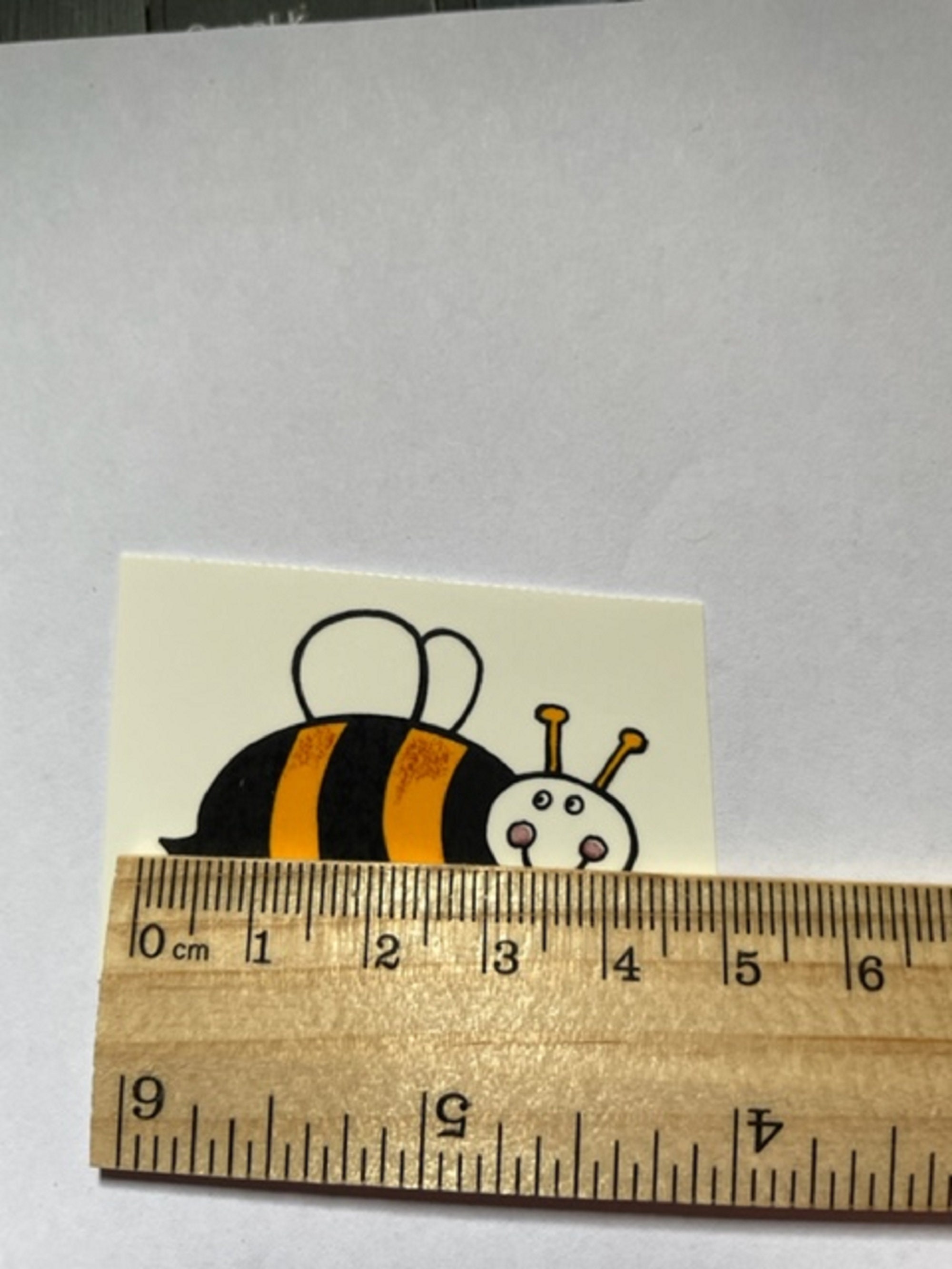 Calcomanía de abeja de dibujos animados con tobogán acuático y fusión ...