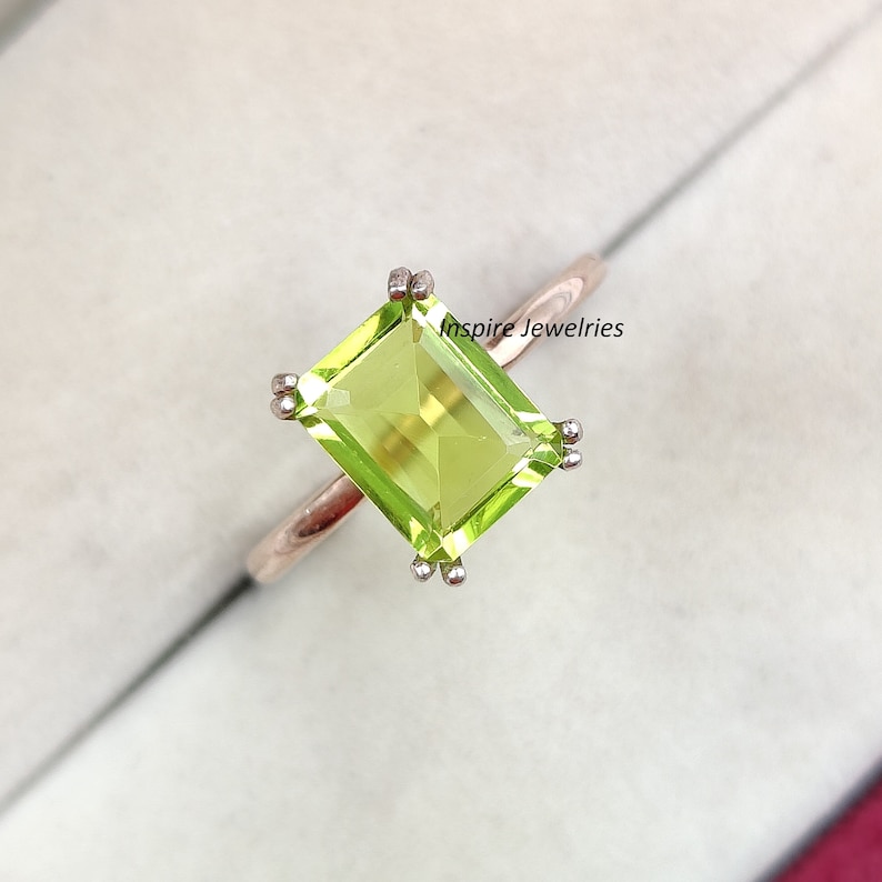 Minimalist Emerald Cut Peridot Ring Delicate Peridot - Etsy