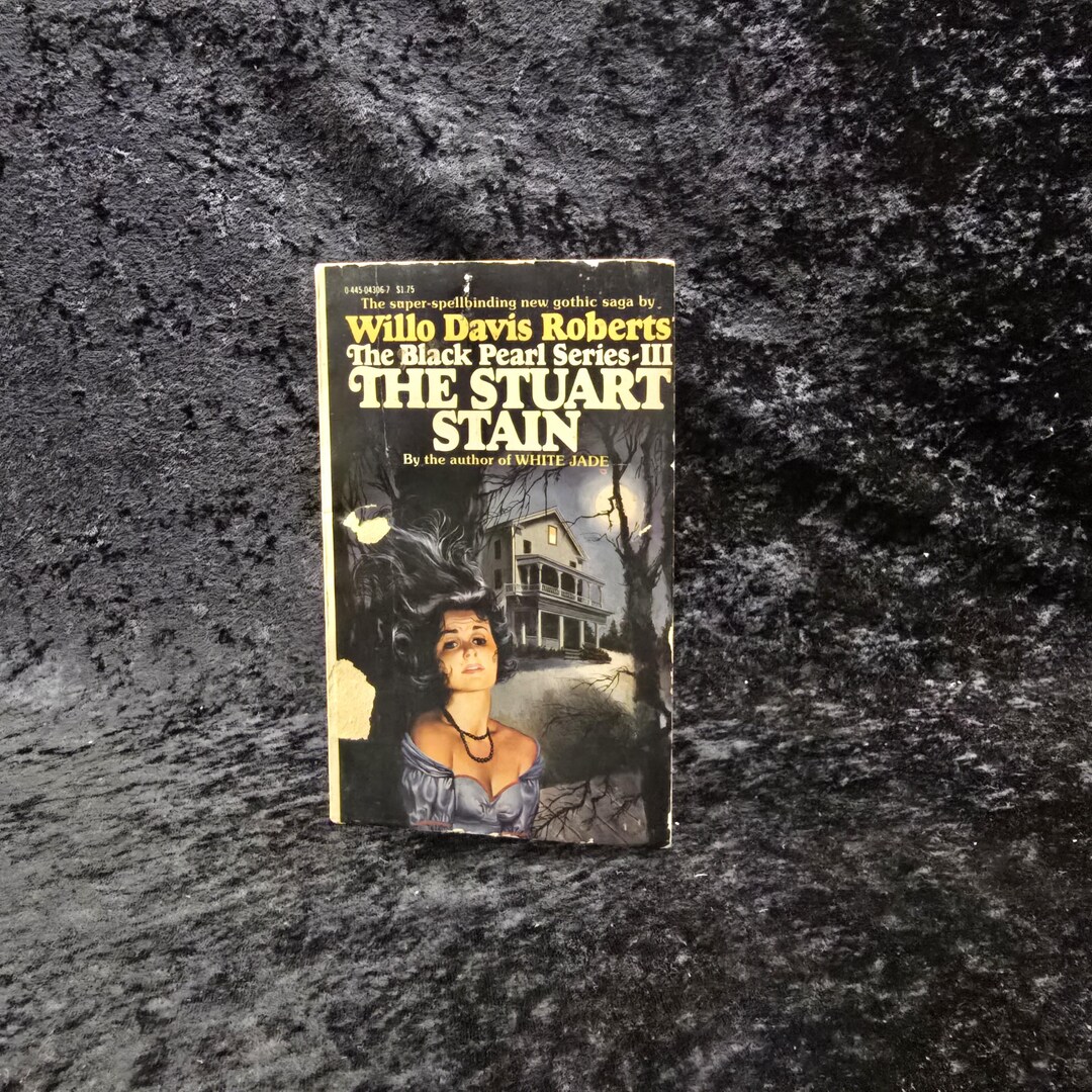 The Stuart Stain by Willo Davis Roberts - 1978 Vintage Gothic Romance ...