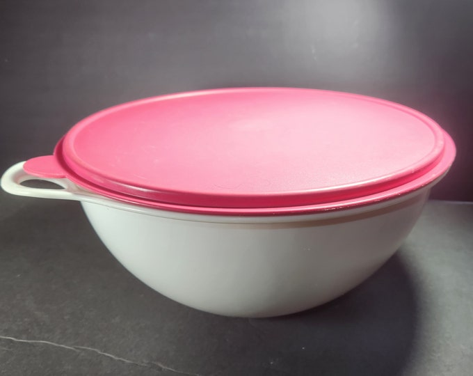 Tupperware Thatsa Bowl With Pink Seal 32 Cup Capacity Large Mixing Bowl ...