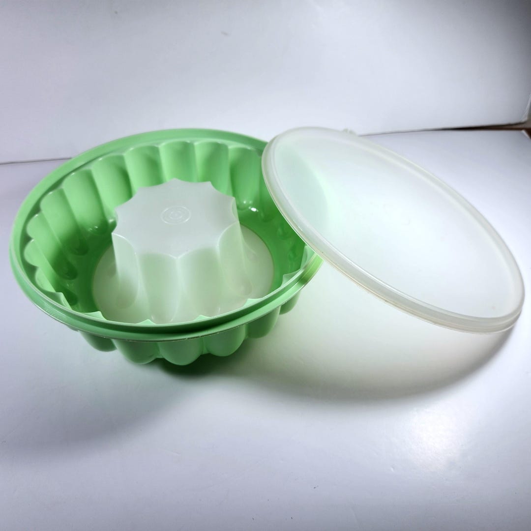 Vintage Tupperware Jelly Mold Jelly Ring Green 3 Piece 9.5 Inch Round ...