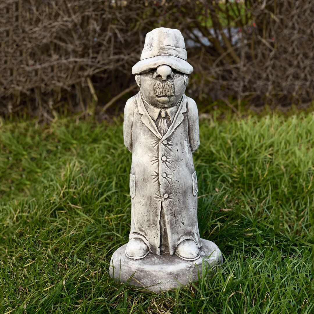 Cricket Umpire Figurine Concrete Funny Man Statue Stone Grandpa Doctor ...