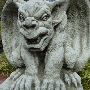 Concrete Monster Statue Gothic Halloween Decor Stone Guardian Gargoyle ...