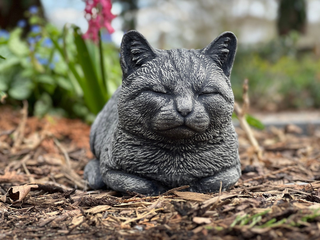 Realistic Tabby Cat Sculpture Concrete Grey Cat Memorial Figurine Stone ...