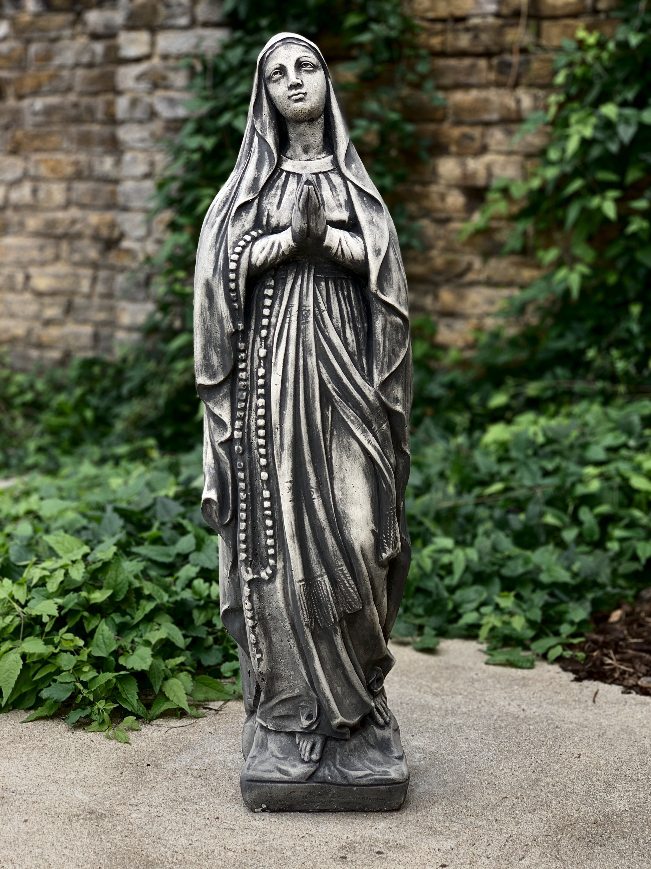 Mother Mary Praying Statue