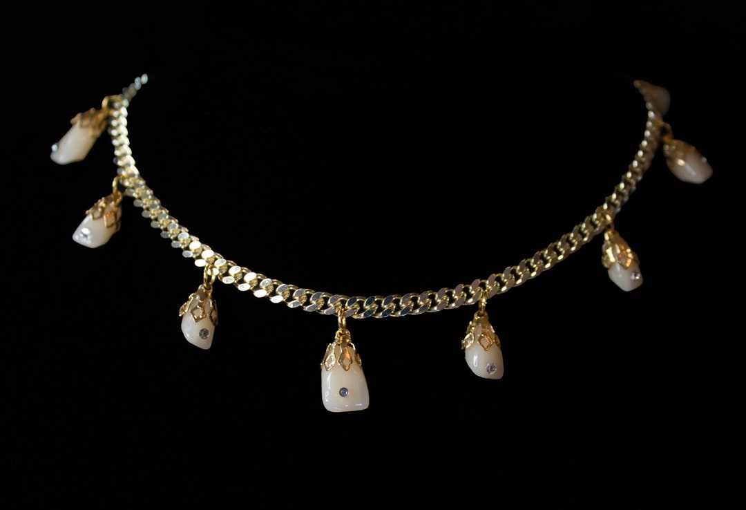 Snaggle Tooth Choker Thin Chain - Etsy