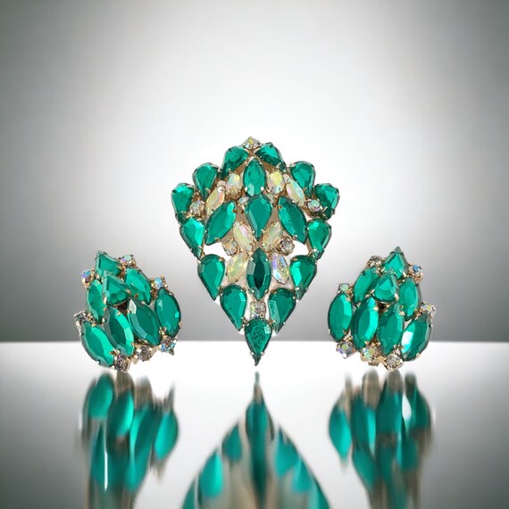 Vintage Emerald Rhinestone Brooch and Earrings Set: A… - Gem