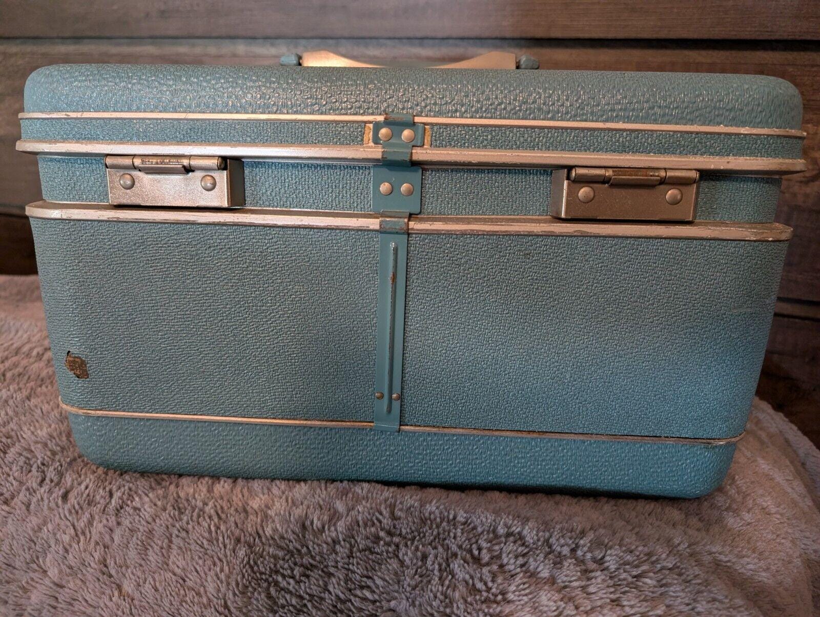 Vintage 1960s Powder Blue Samsonite Silhouette #1212 Hard Train Case ...