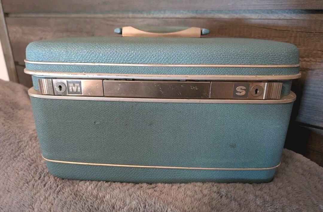 Vintage 1960s Powder Blue Samsonite Silhouette #1212 Hard Train Case ...