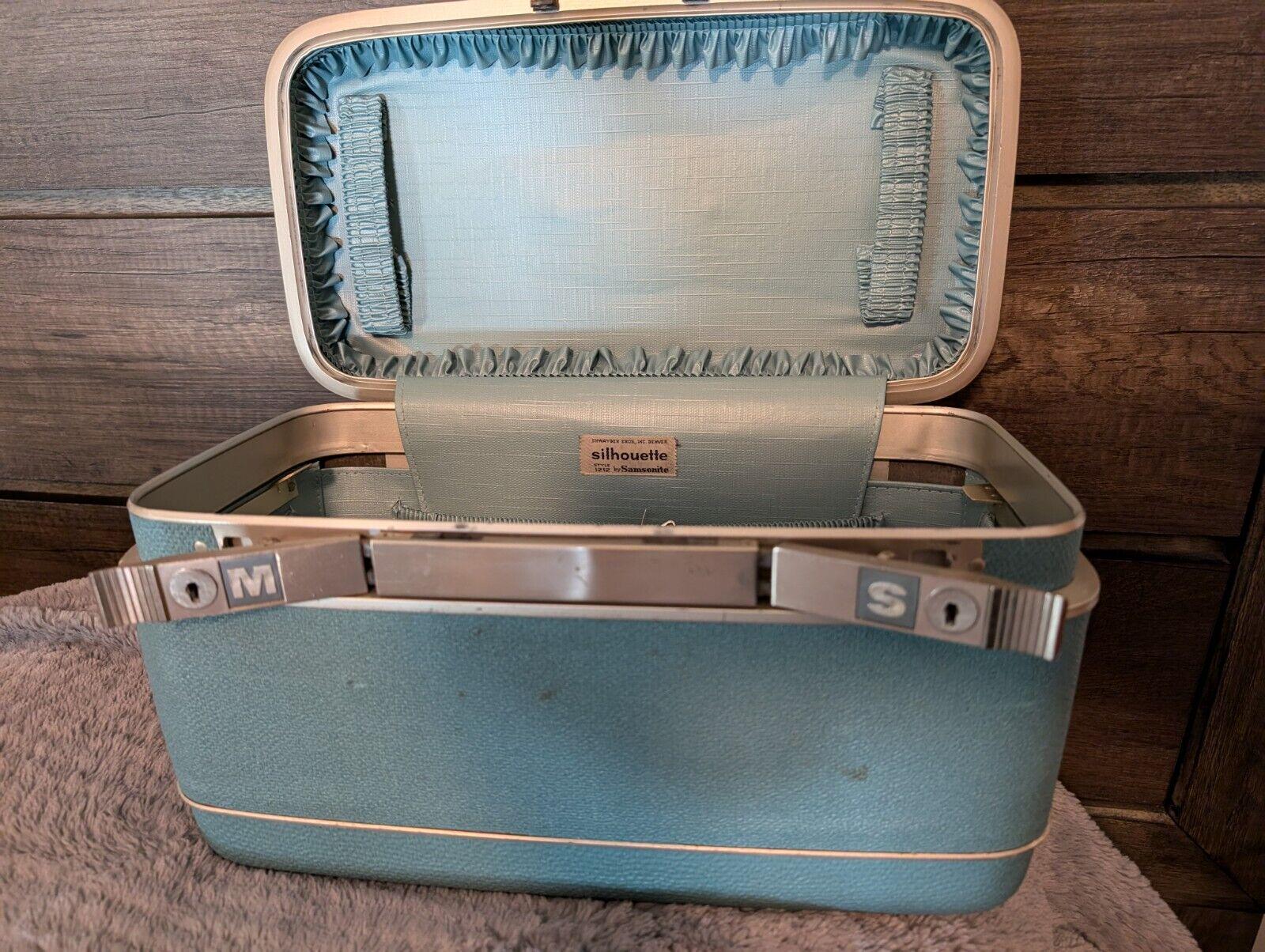 Vintage 1960s Powder Blue Samsonite Silhouette #1212 Hard Train Case ...