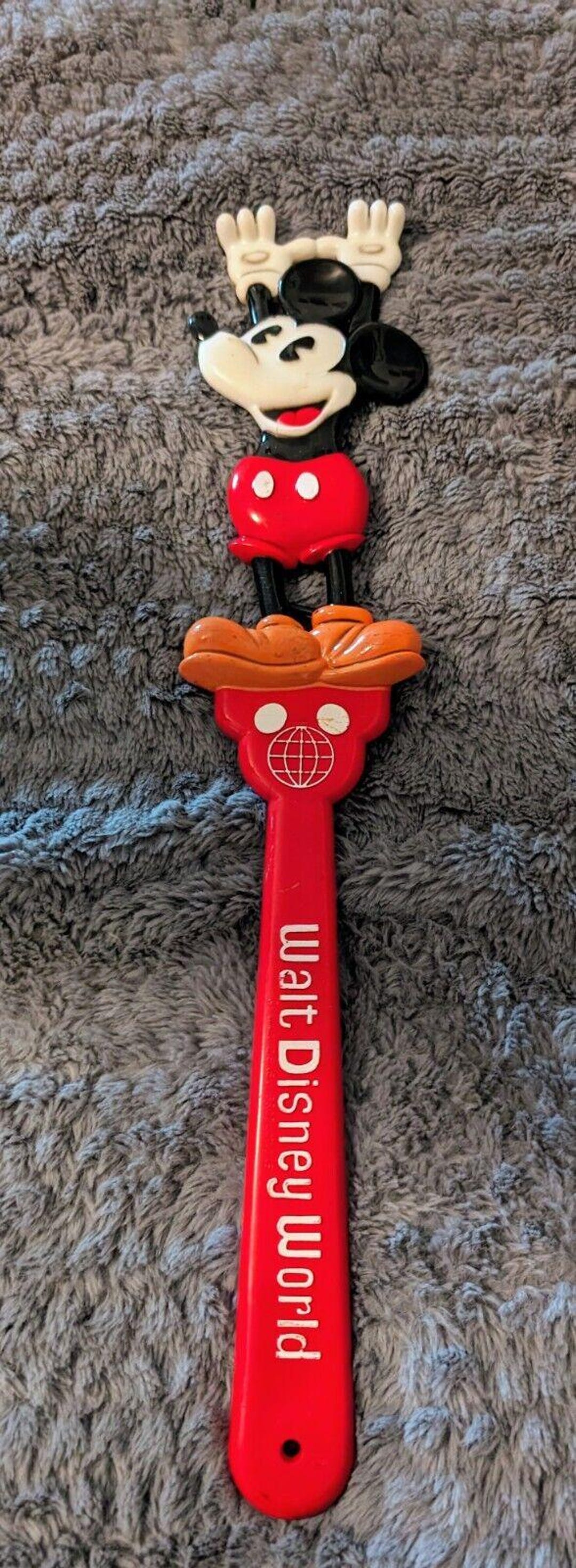 Vintage Walt Disney World Red Mickey Mouse Back Scratcher Souvenir 15 ...
