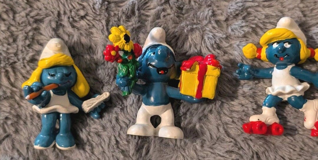 1978 Peyo Smurfs Small Figures Lot of 3 Pieces Smurfette Read Skating ...