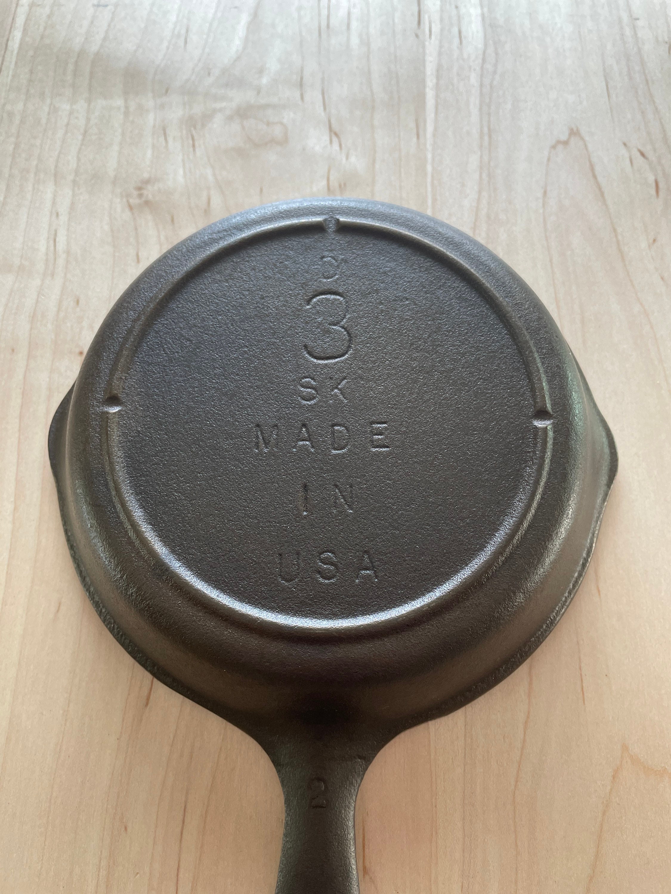 Vintage Lodge #3 Cast Iron Skillet - Etsy
