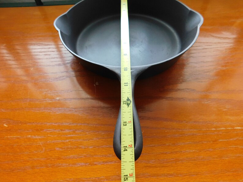 No-notch Lodge 7 Skillet W/ Raised Number & Molder's Mark - Etsy