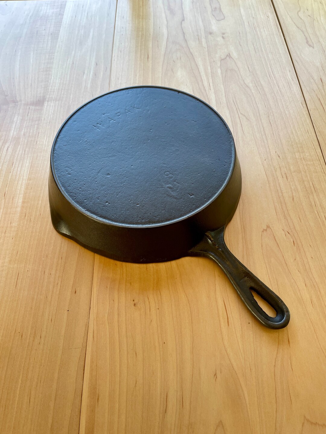 Wapak #8 Cast Iron Skillet W/ Block Logo & Heat Ring - Etsy