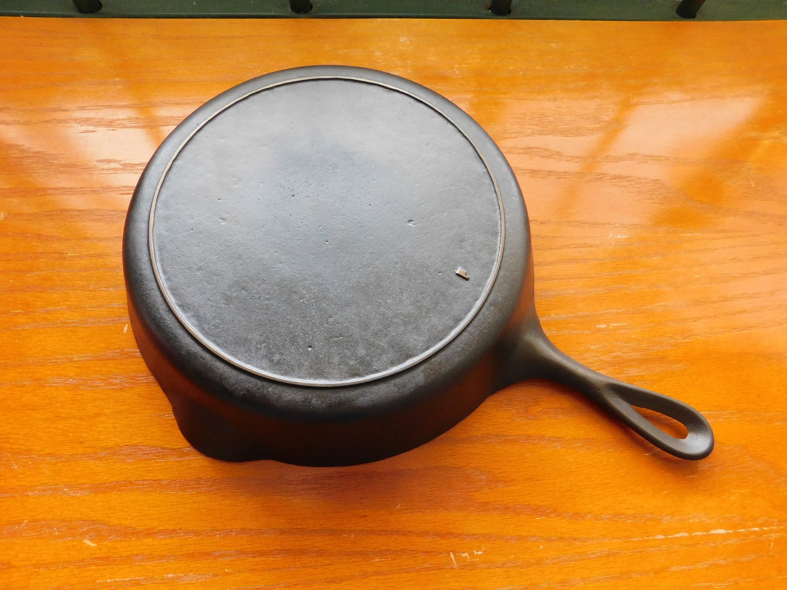 No-notch Lodge 7 Skillet W/ Raised Number & Molder's Mark - Etsy