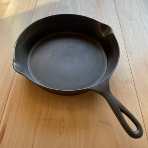 Wapak #8 Z Logo Cast Iron Skillet - Etsy