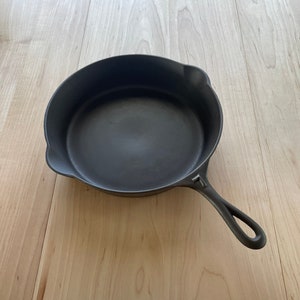 No-notch Lodge 7 Skillet W/ Raised Number & Molder's Mark - Etsy