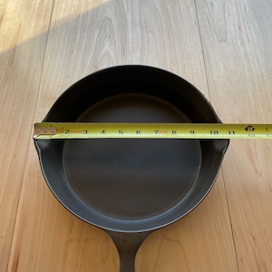 Wapak #8 Z Logo Cast Iron Skillet - Etsy