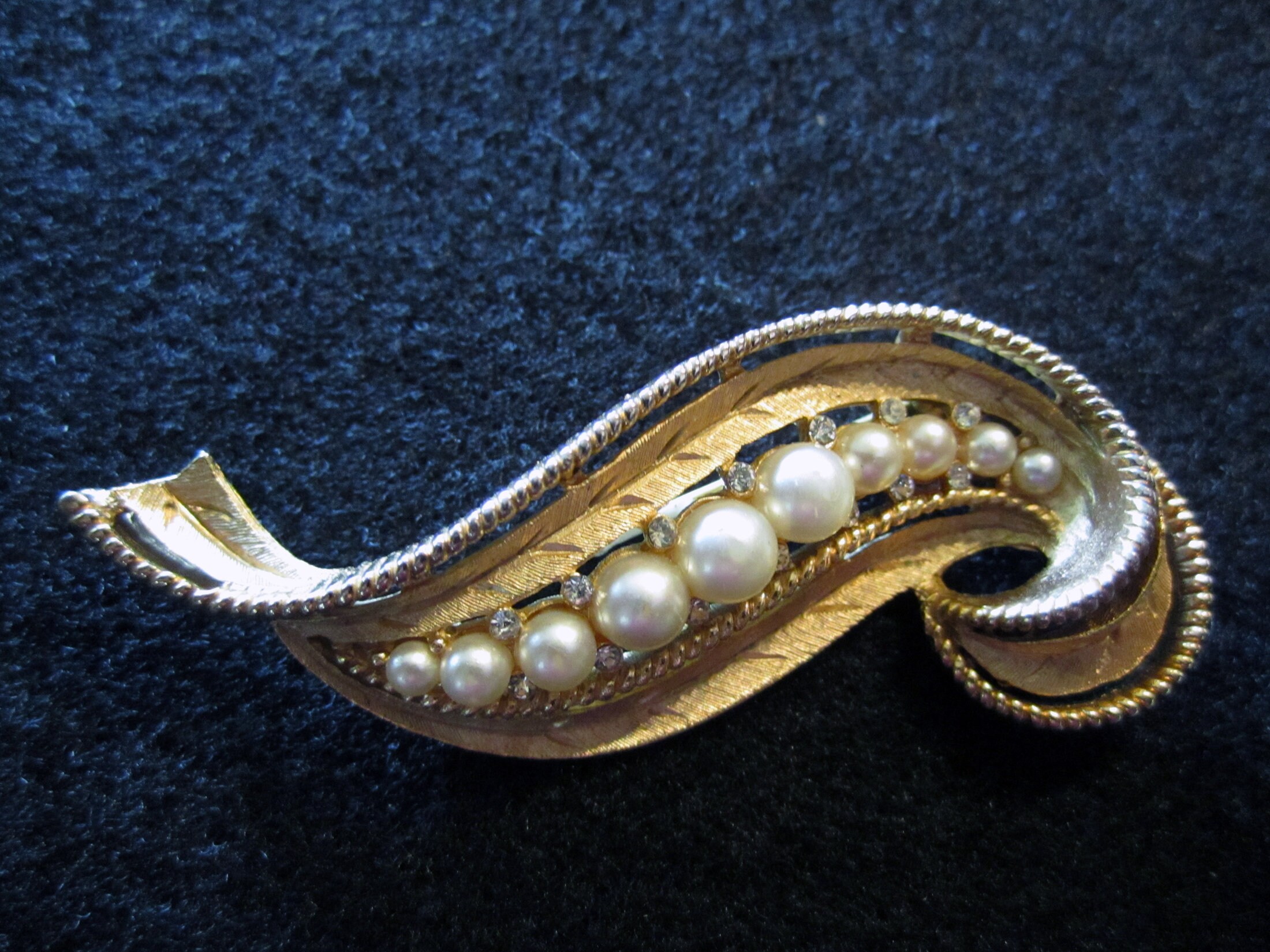 1964 Trifari Christmas Collection Crown Trifari Pearl Brooch - Etsy